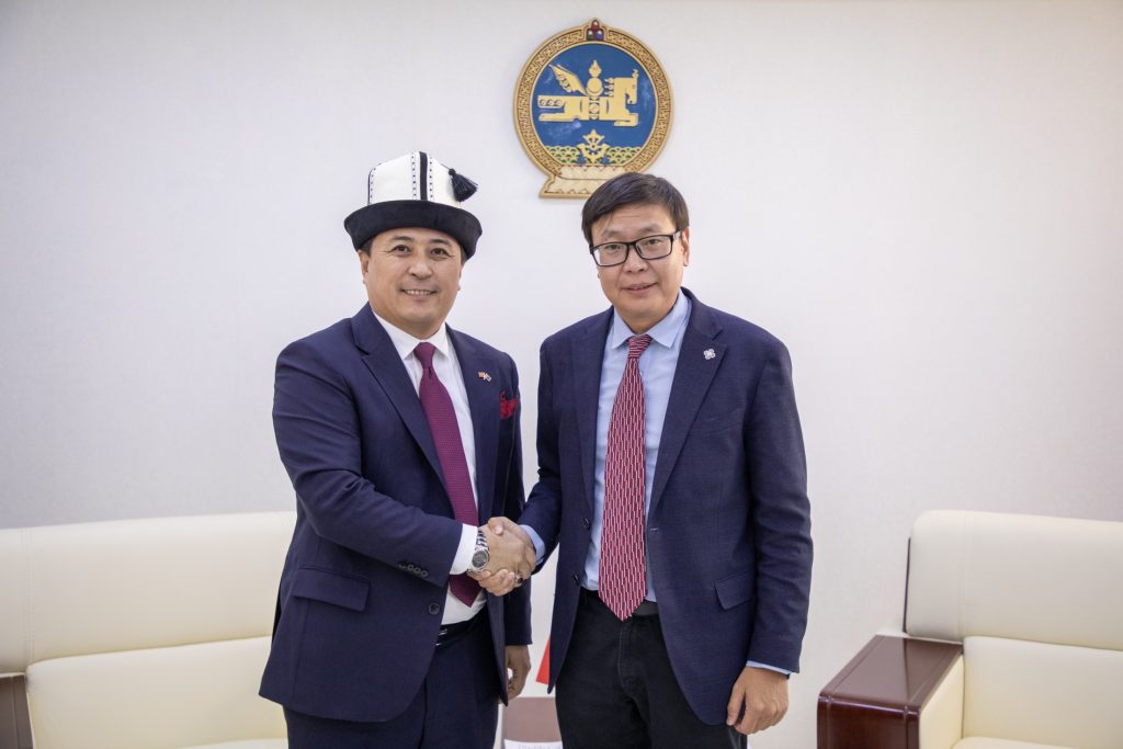 Бүгд Найрамдах Киргиз улс руу ирэх жилээс 2 оюутан илгээнэ – Subeedei.mn