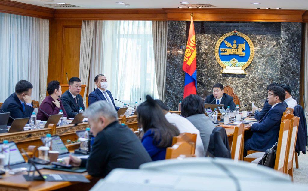 Ерөнхий сайд дараагийн мега төслүүдийн хэрэгжилтэд анхаарч ажиллахыг ...