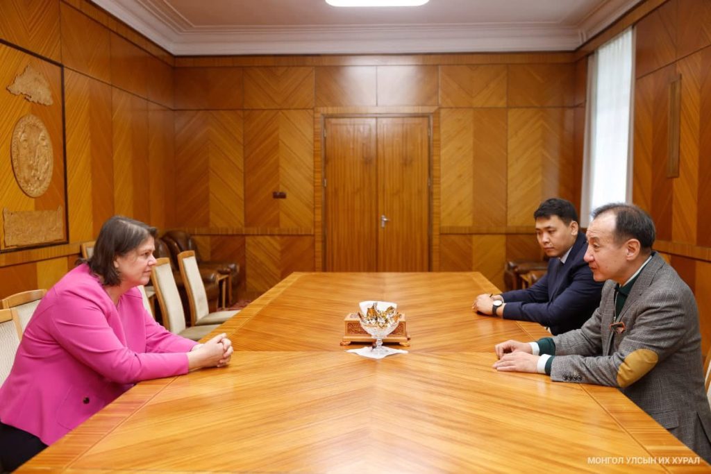 Хууль зүйн байнгын хорооны дарга Д Цогтбаатар Элчин сайд Сандра Шуфаниг хүлээн авч уулзлаа