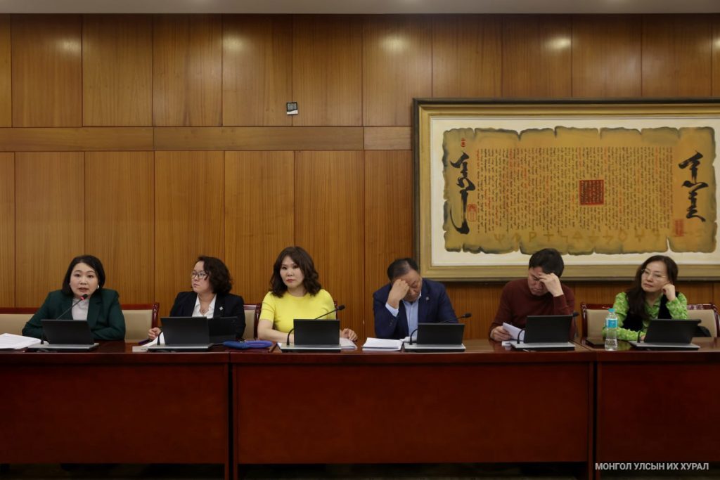 Олон нийтийн газар тамхи татах зөрчил өндөр хэвээр байна Subeedei Mn