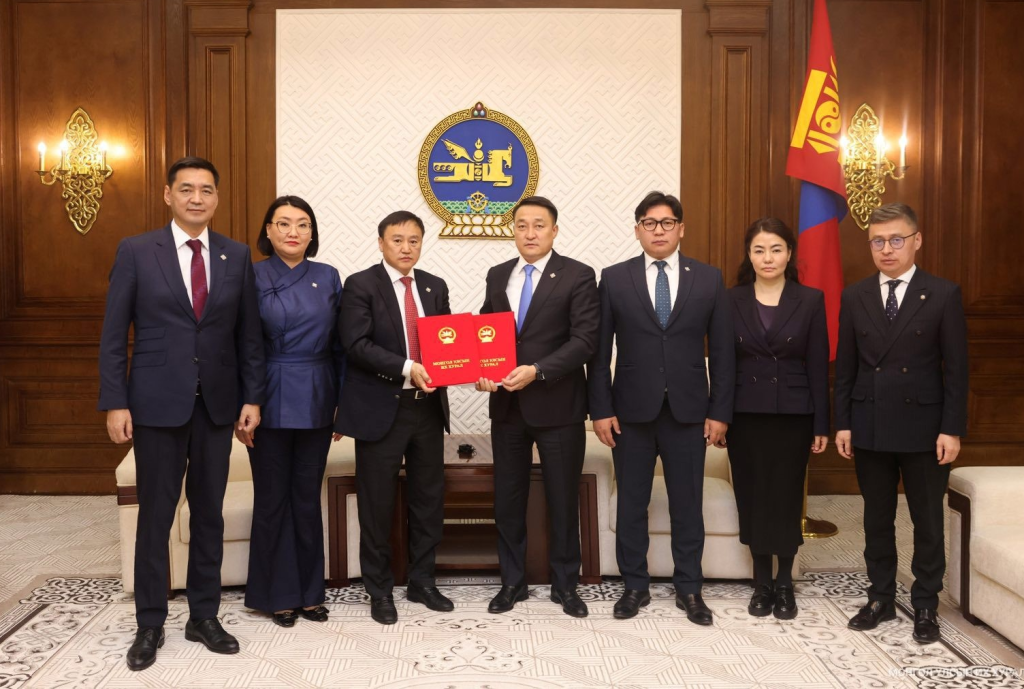 Цусны донорын тухай хуулийн төсөл өргөн мэдүүллээ Subeedei Mn