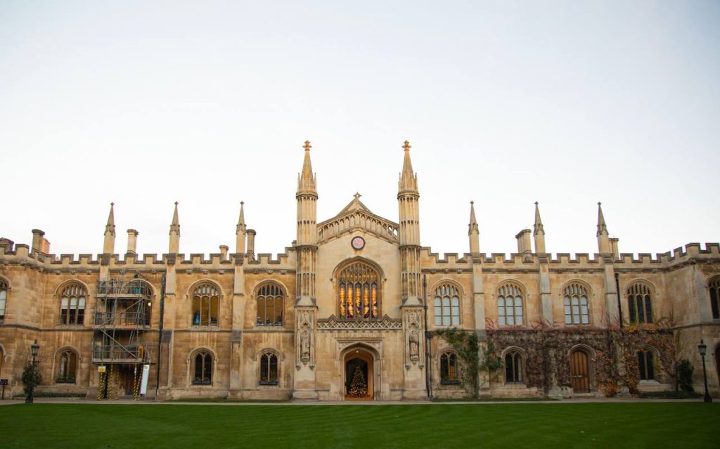 Чингис хаан судлалыг хөгжүүлэх чиглэлээр Кэмбрижийн их сургуультай ...